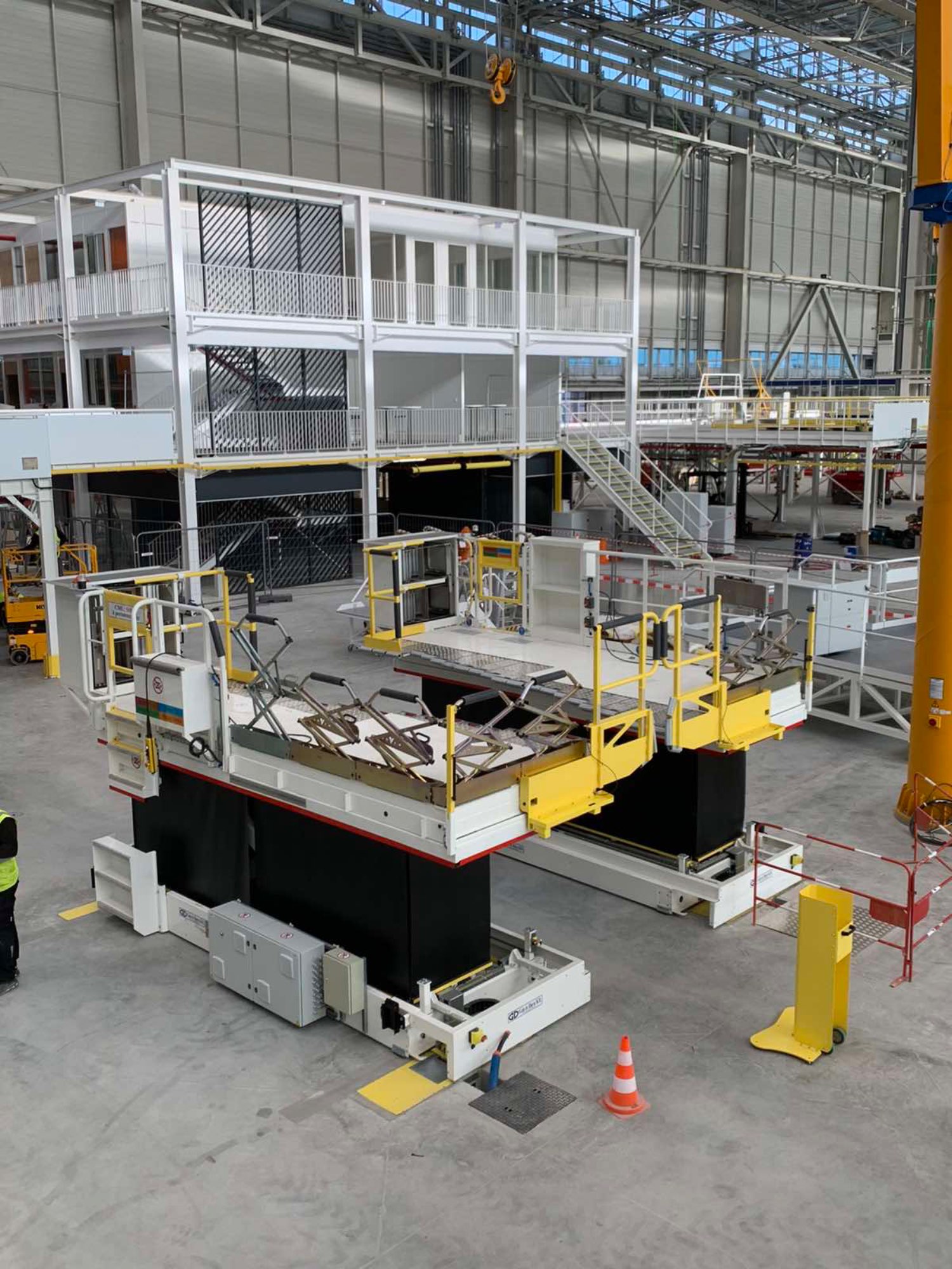 Lifting Tables for Aerospace Industry | Gép és Daru