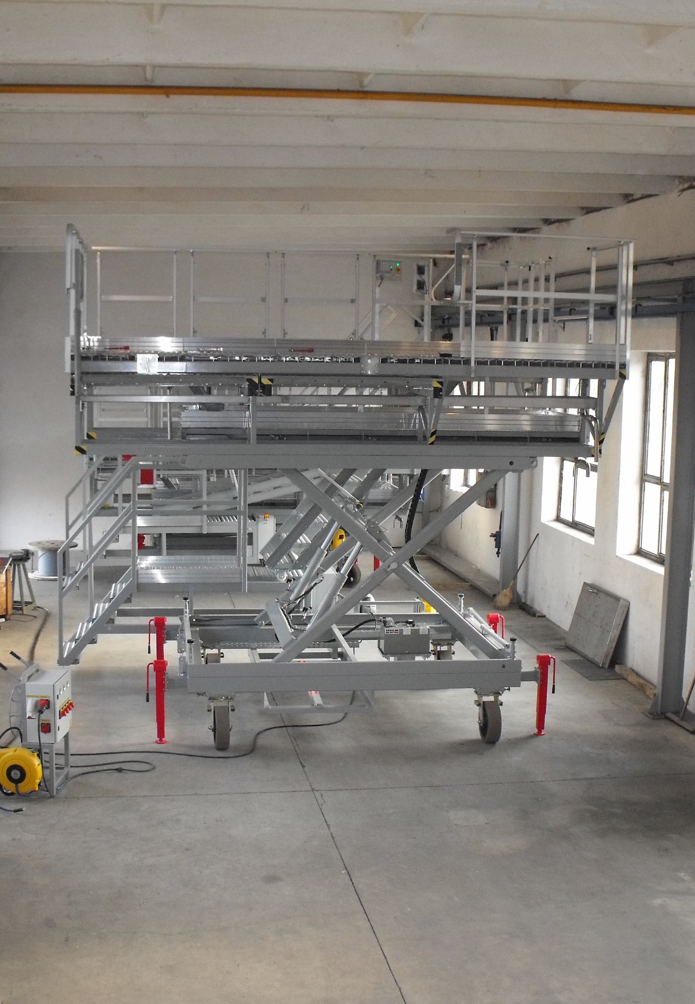 Lifting Tables for Aerospace Industry | Gép és Daru